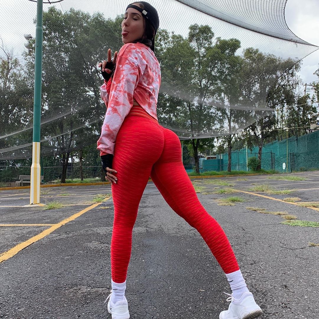 Danik Michell, de "Acapulco Shore", presume sus pompas con ajustados leggings | En El Radar