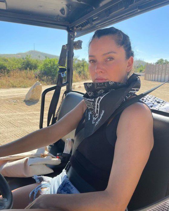 Sara Maldonado se mete a la piscina completamente desnuda | En El Radar