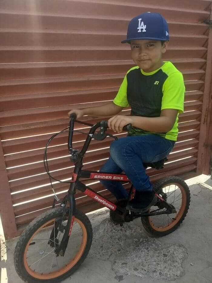 Ivancito, el niño que creó su biciservicio para hacer mandados a sus ...