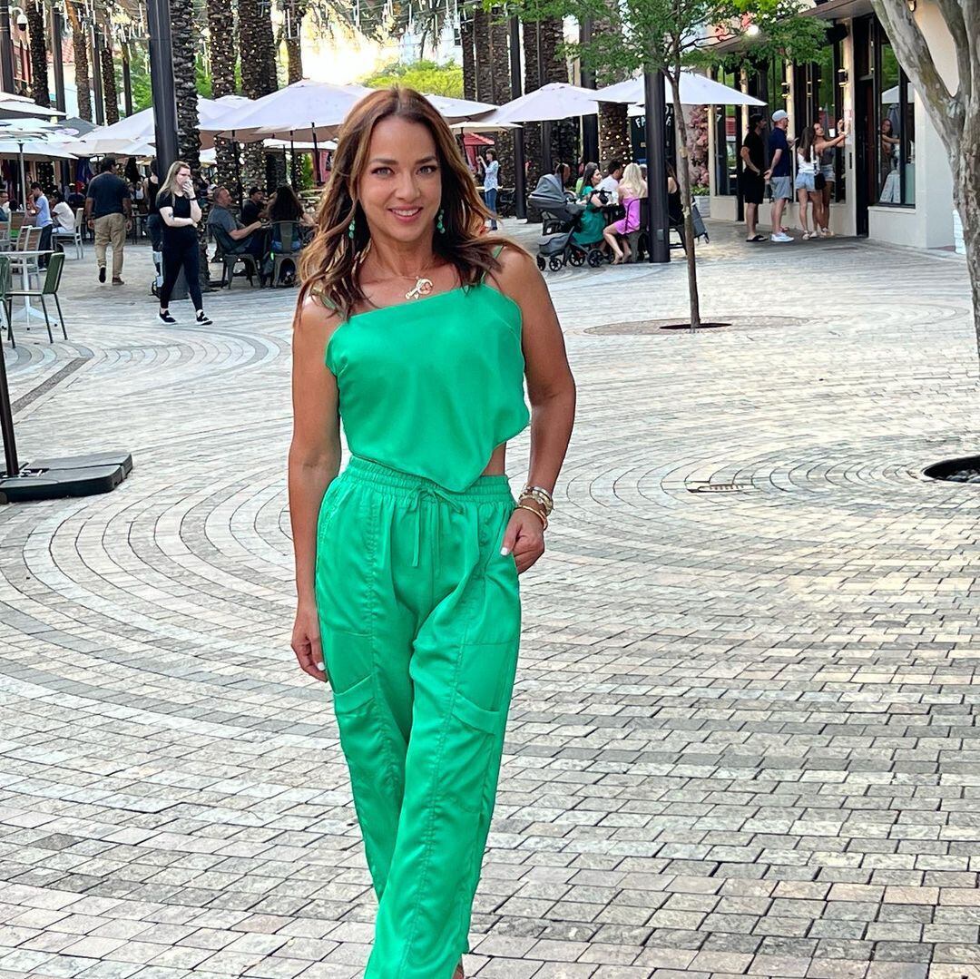 Adamari López presume sus impactantes curvas en la playa | En El Radar