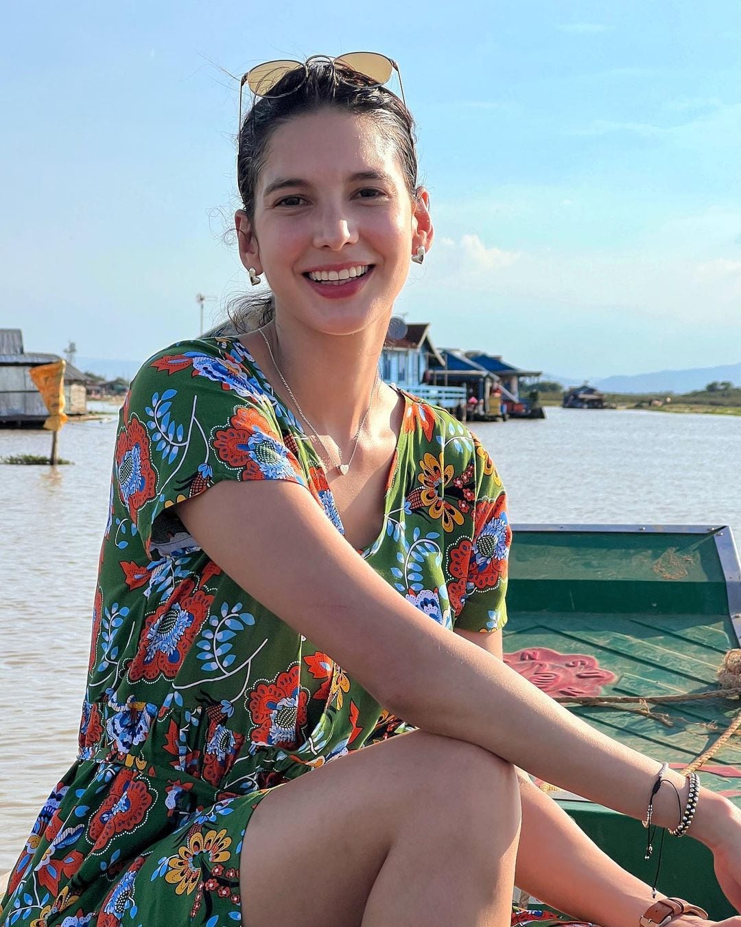 Ary Tenorio enseña sus curvas con bañador verde y presume a Luisito ...