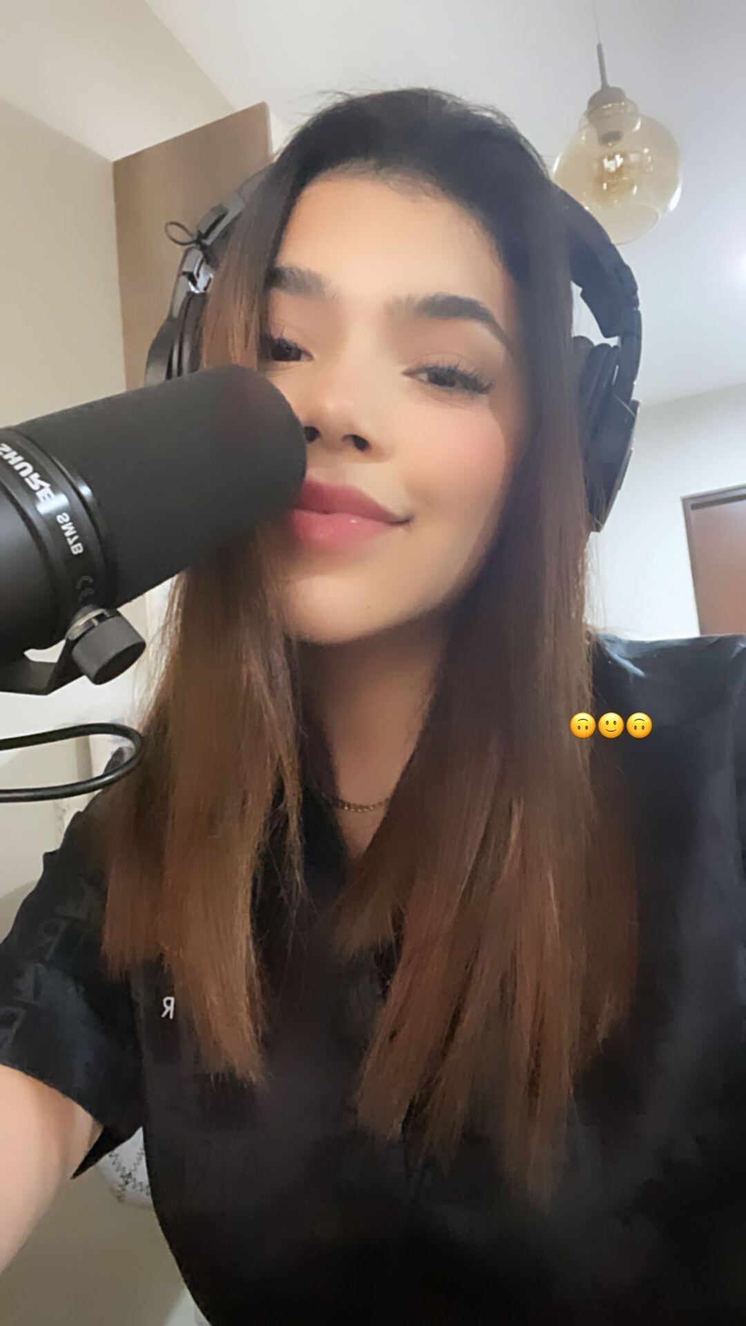 Kenia Os usa atuendo traslúcido en la playa | En El Radar