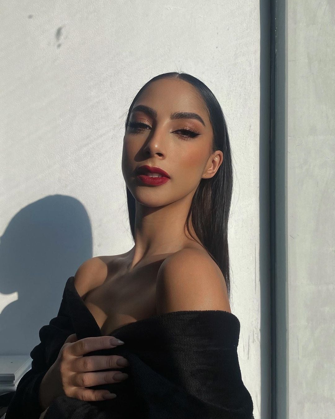 Desde la playa, María Chacón roba suspiros con pequeños bikinis | En El Radar