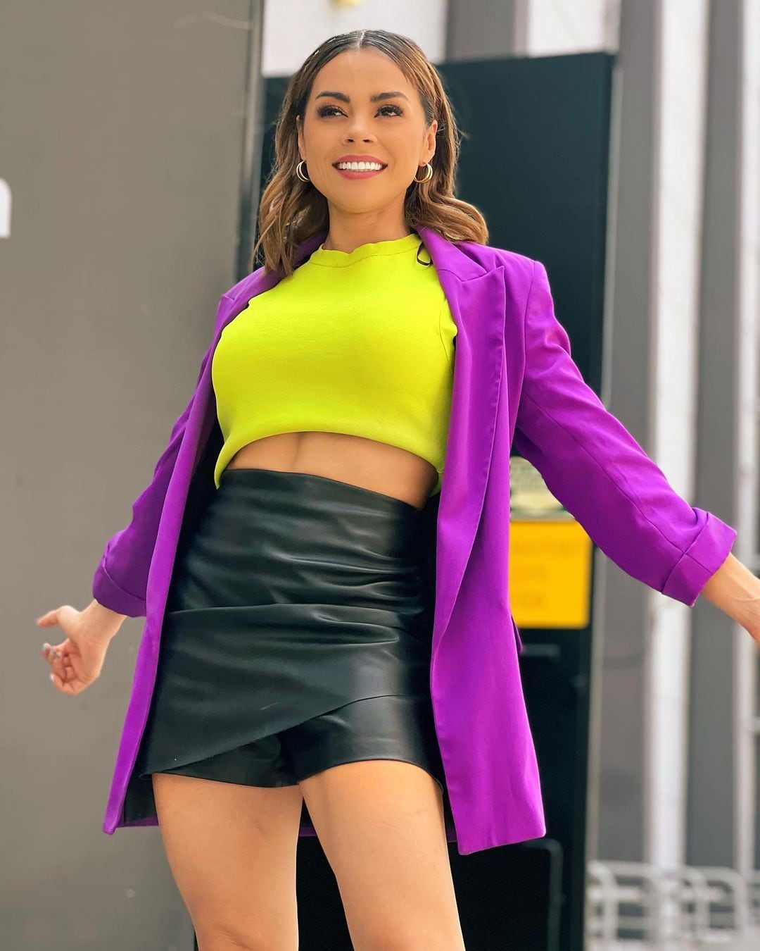 Gaby Ramírez enseña sus espectaculares curvas tomando el Sol en la ...