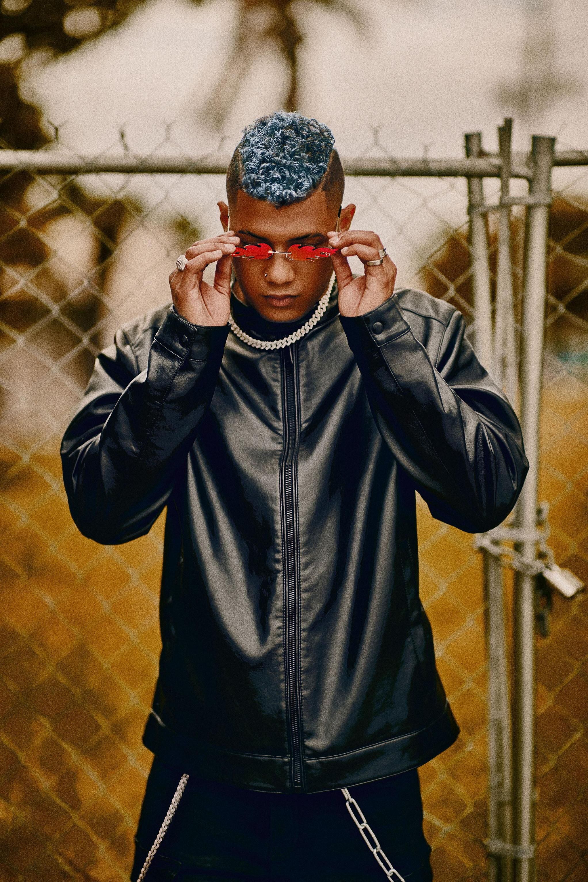 Boza sigue sumando éxitos a su carrera, estrena "Ella" | En El Radar